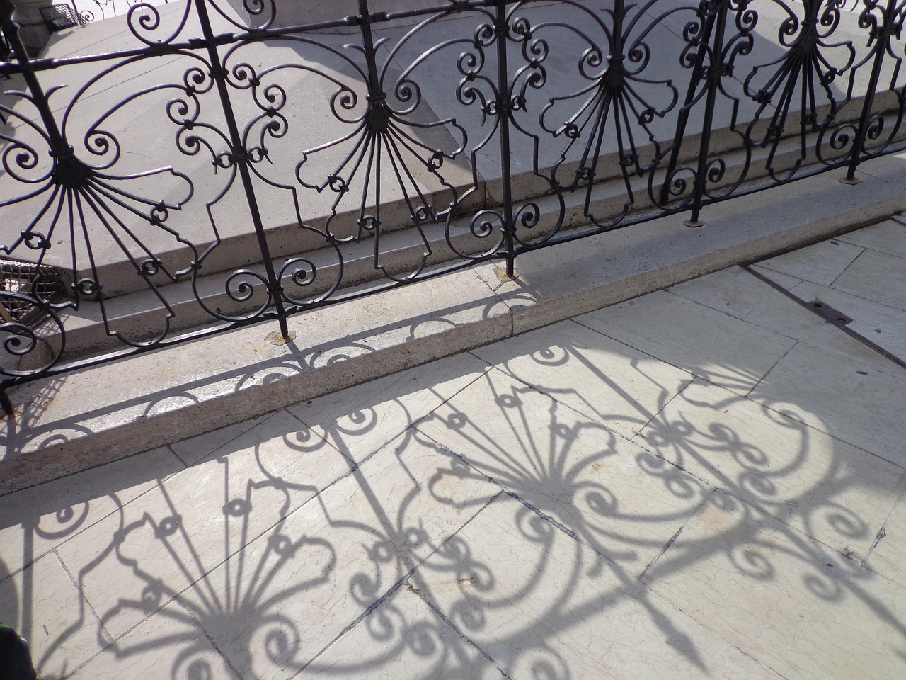 Railing That Transforms Your Home's Value: Custom Iron Rails | Railings ...